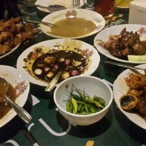 Kenikmatan Sate Klathak Pak Bari dengan Bumbu Minimalisnya